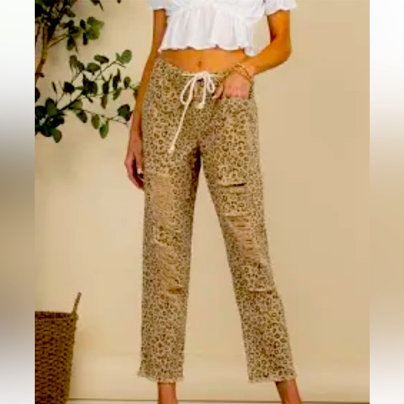 easel | Pants & Jumpsuits | Easel Tan Cheetah Print Distressed Utility ...